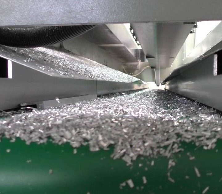Metal Chip Removal with TB40 Conveyor - Montech